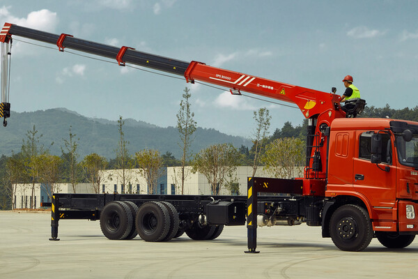 Sanypalfinger stiff boom cranes | PALFINGER