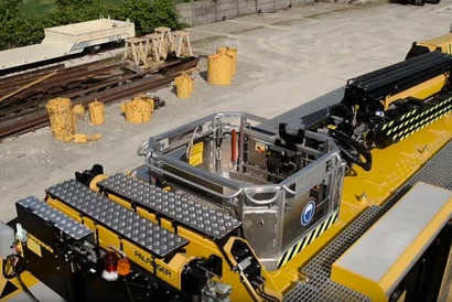 PALFINGER Railway presents new workman basket at