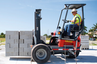 Industries | Truck-Mounted Forklifts | PALFINGER