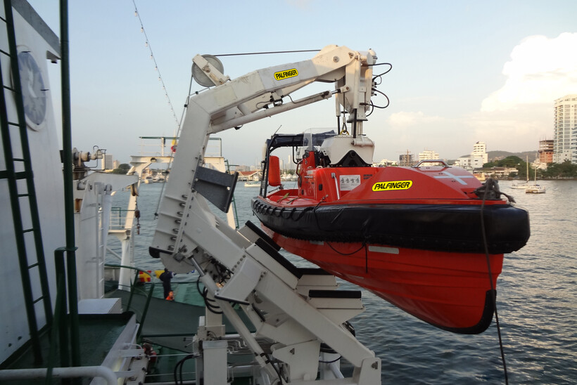 Workboat/Daughter Craft Davits | PALFINGER MARINE