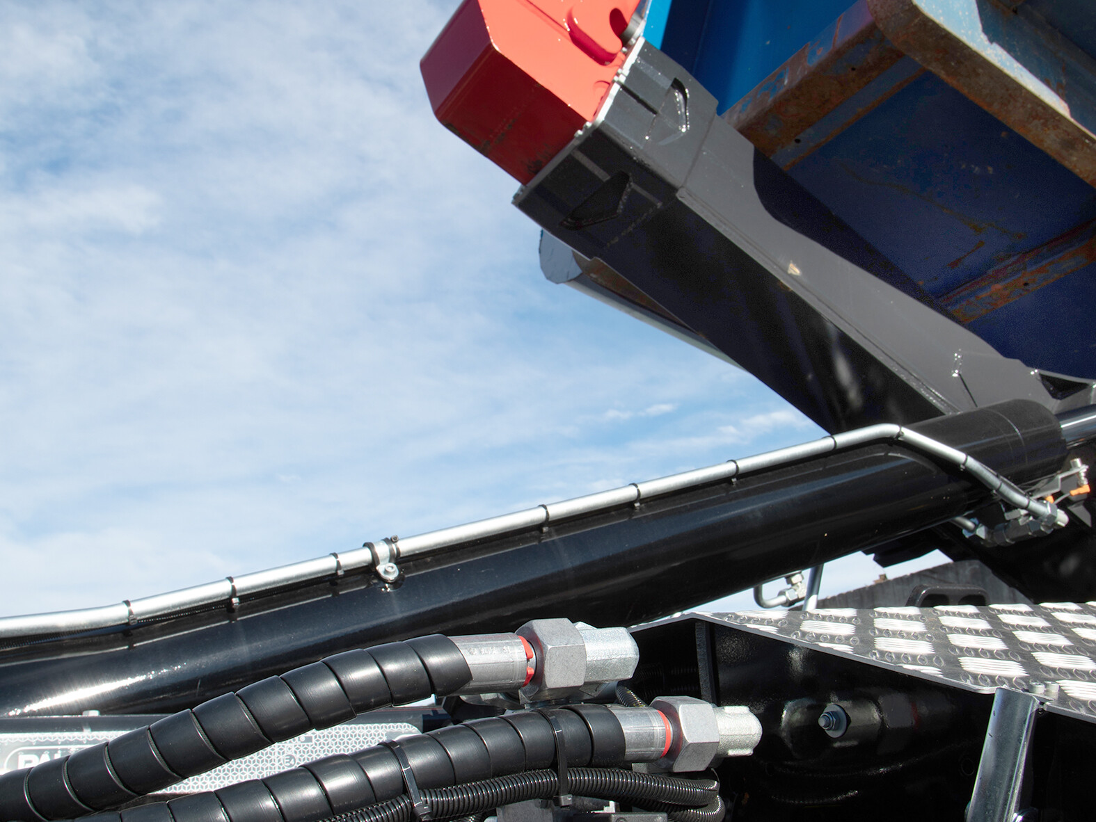 Hookloader and Skiploader | PALFINGER