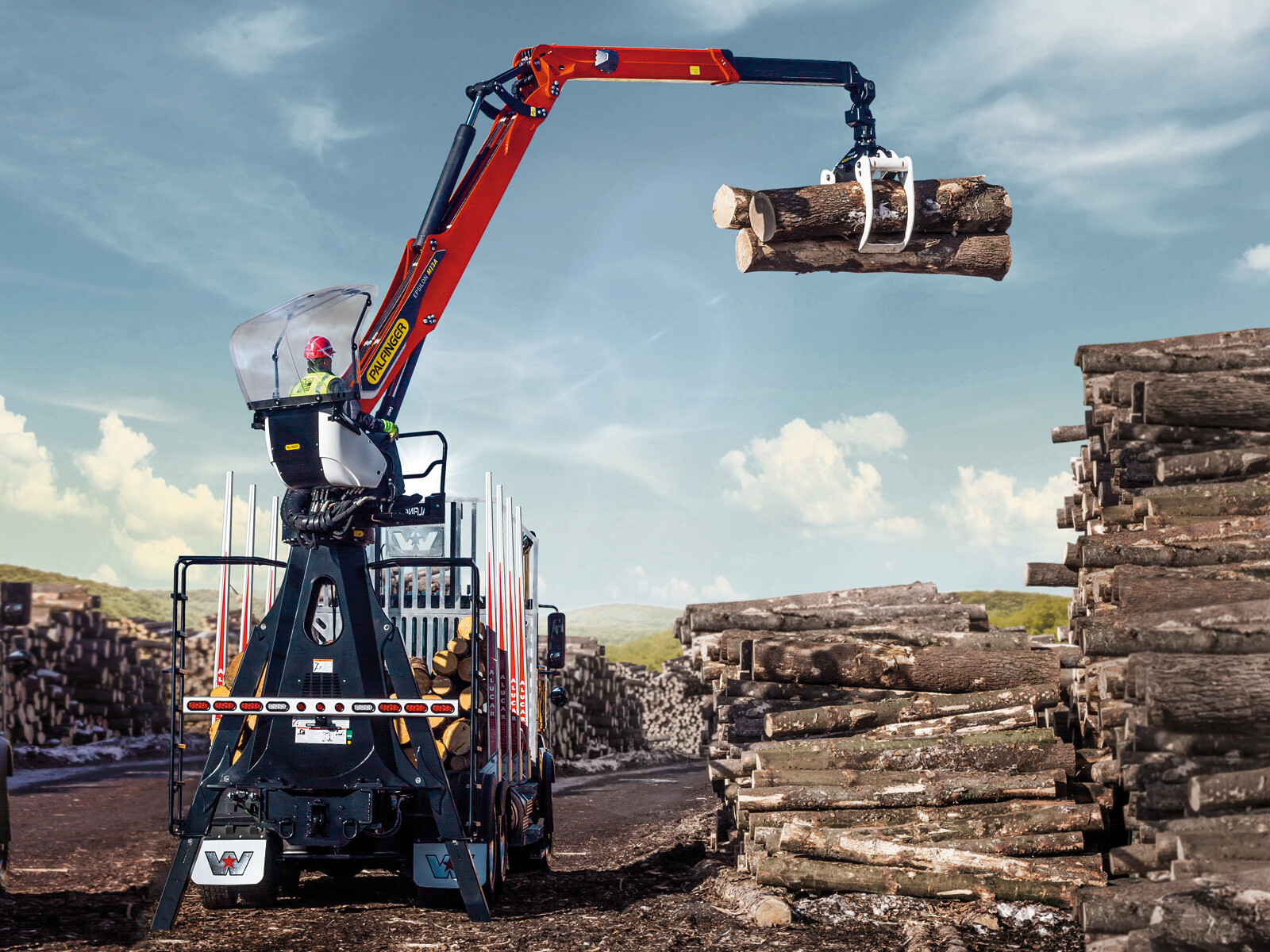 Grapple Loaders | Truck & Trailer Mounted | PALFINGER