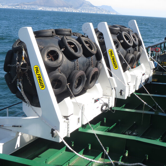 Fender Davits | PALFINGER MARINE
