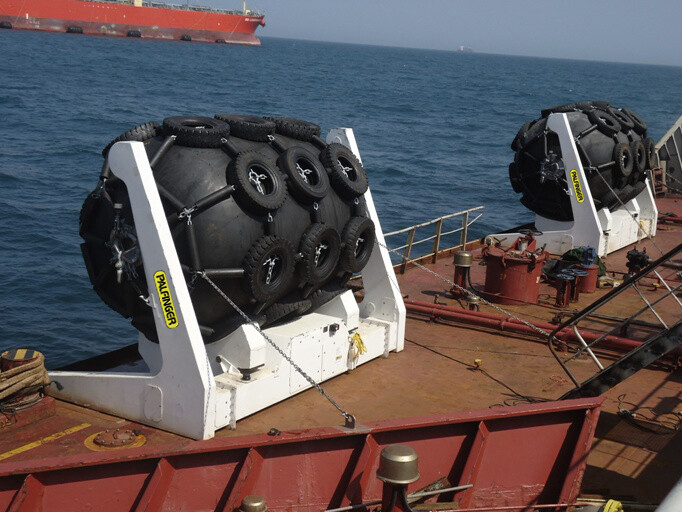 Fender Davits | PALFINGER MARINE