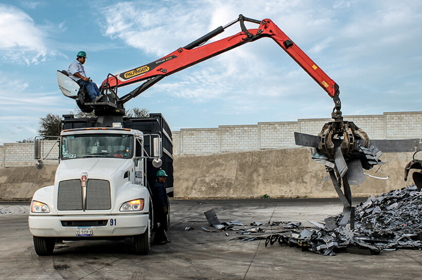 Industries | Timber & Refuse Loaders | PALFINGER