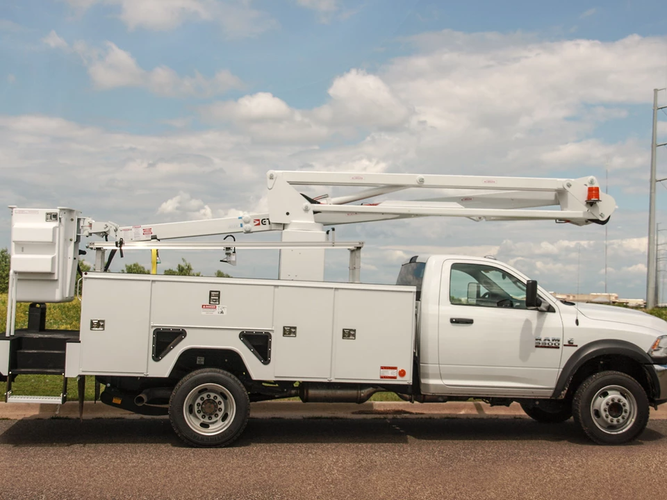 Sign and Lighting | Industries | Bucket Trucks