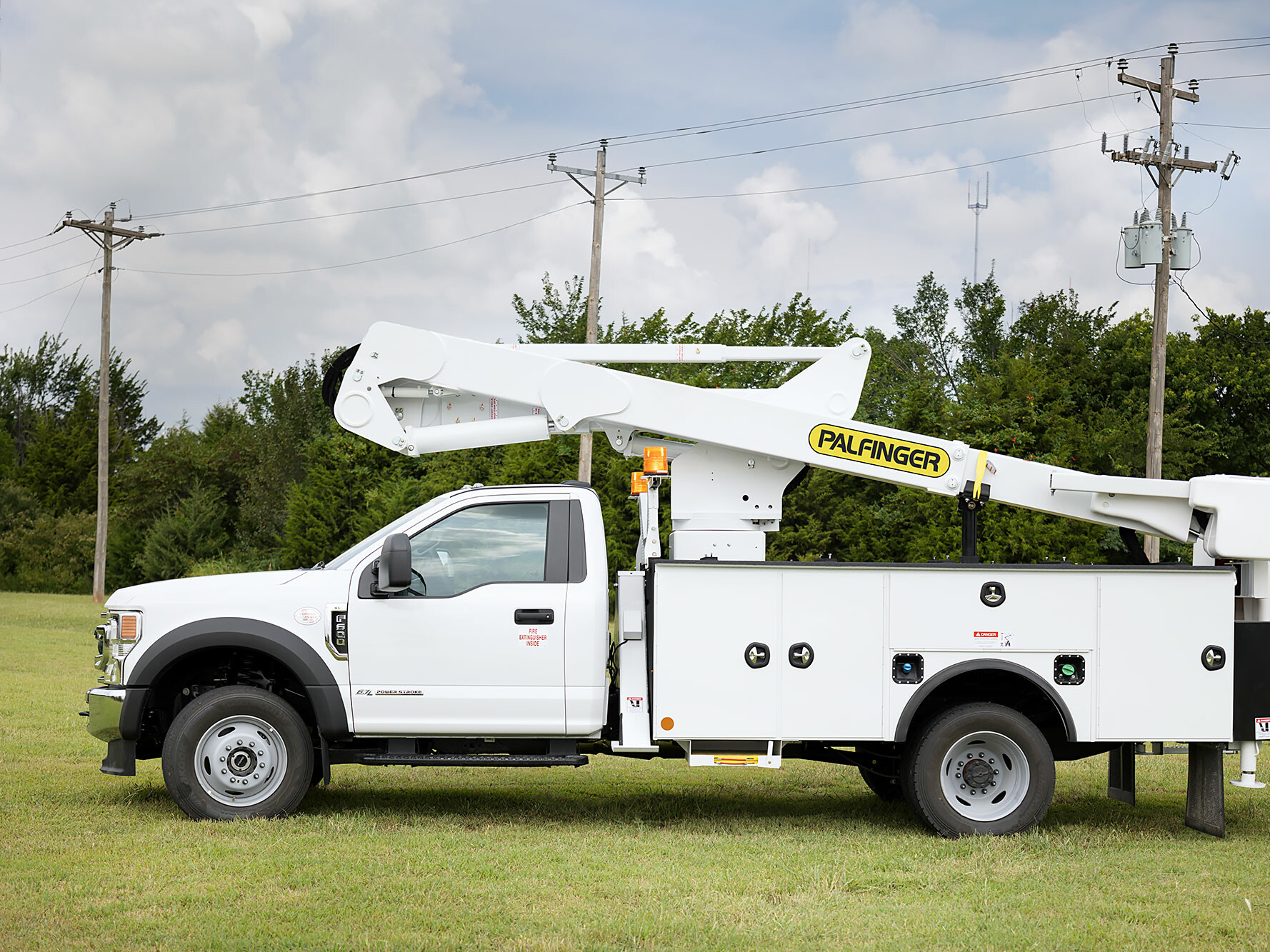 Electric | Industries | Bucket Trucks | PALFINGER