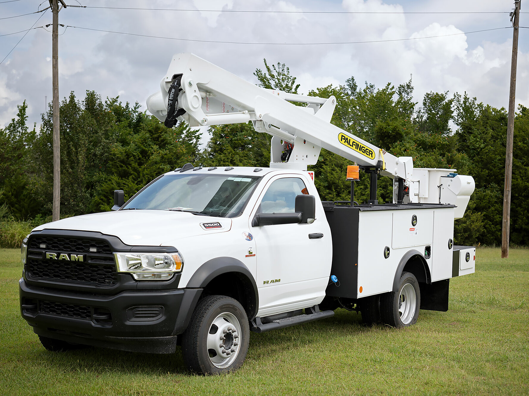 Industries | Bucket Trucks | PALFINGER