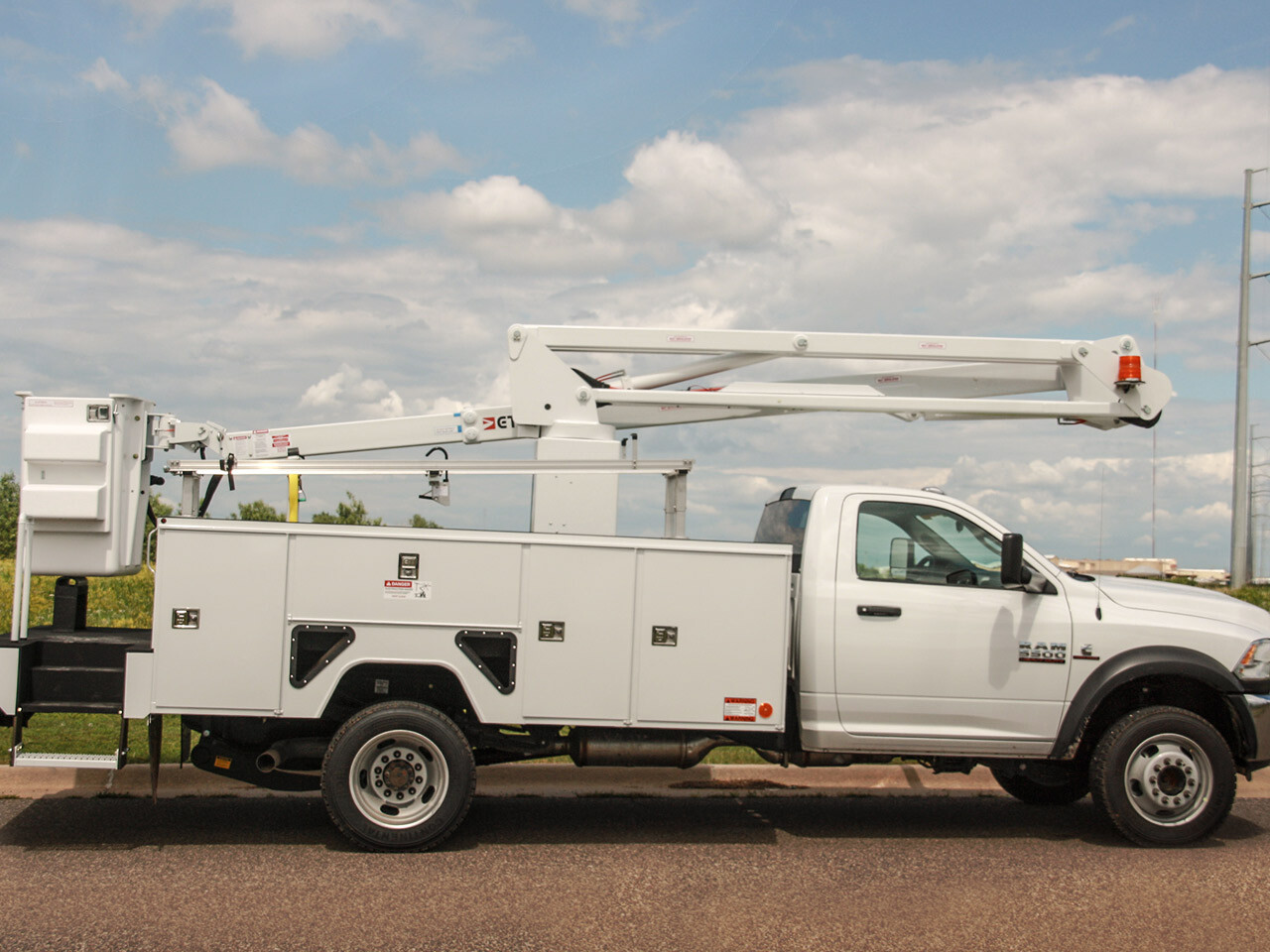 Telecommunications | Industries | Bucket Trucks