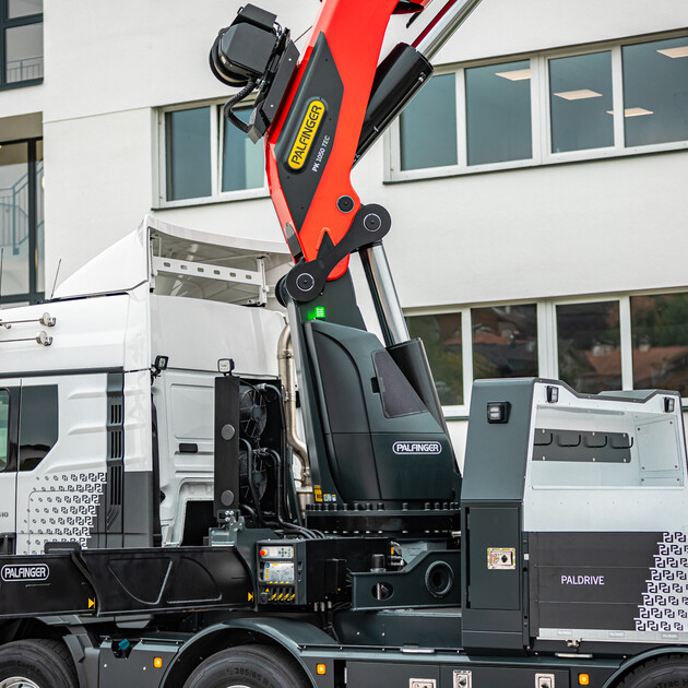 The new PALFINGER TEC-Range of LOADER CRANES