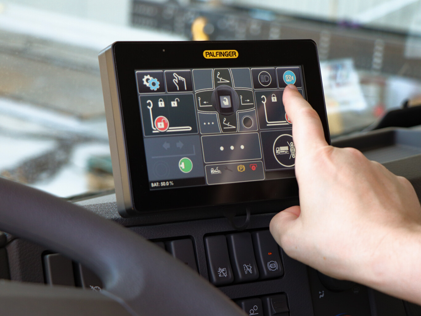 Hookloader and Skiploader | PALFINGER