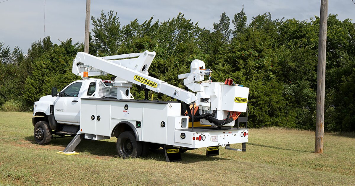 Non-Insulated Bucket Trucks - Aerial Lift Trucks | PALFINGER