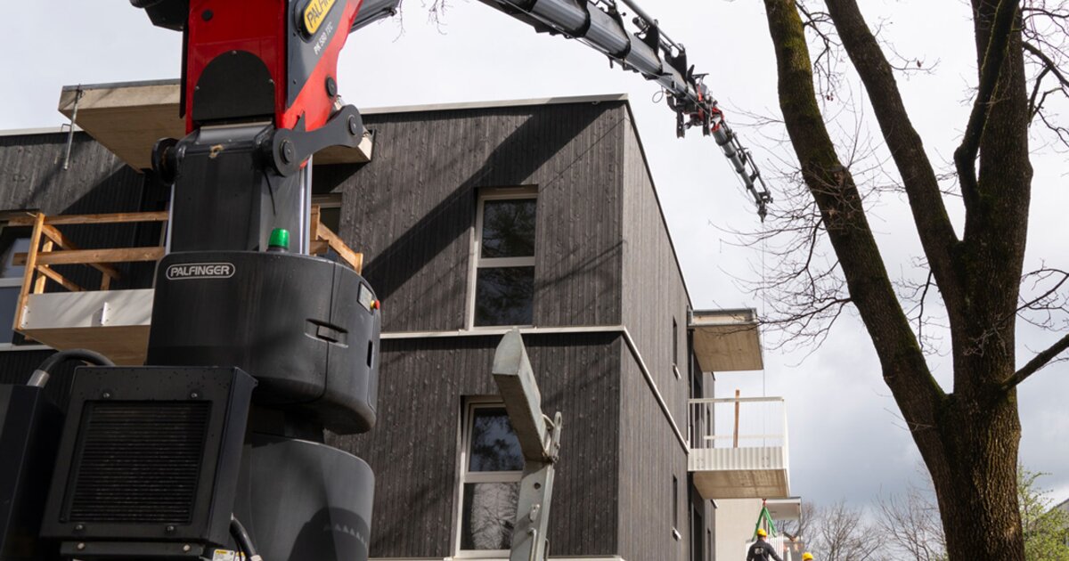 Precision Lifting with the PK 580 TEC | PALFINGER